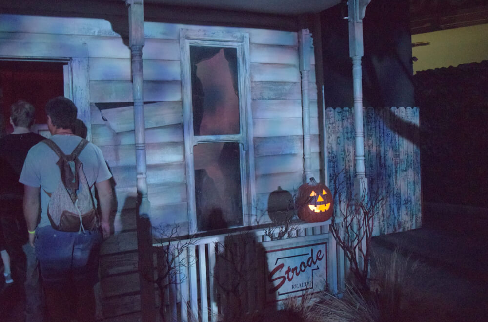 Halloween Horror Nights Hollywood Survival Guide 2016