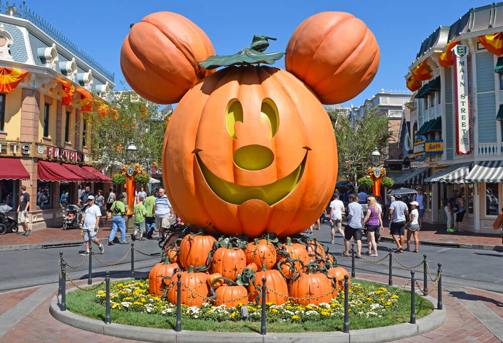 Guide to Disneyland Events in 2016