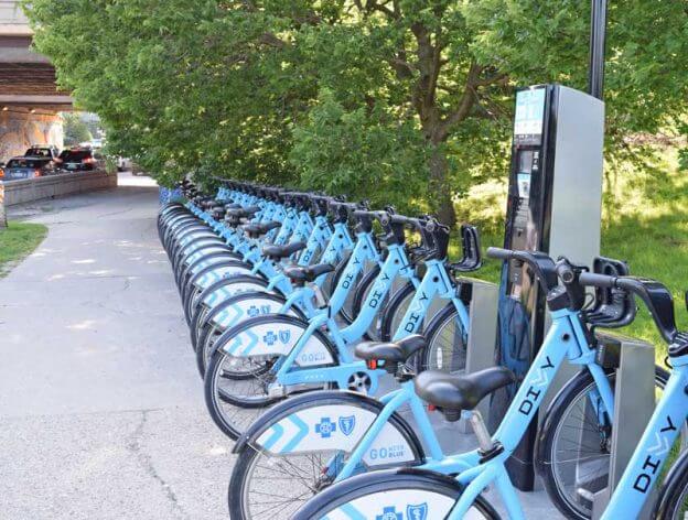 Family Bike Ride on the Chicago Lakefront Trail