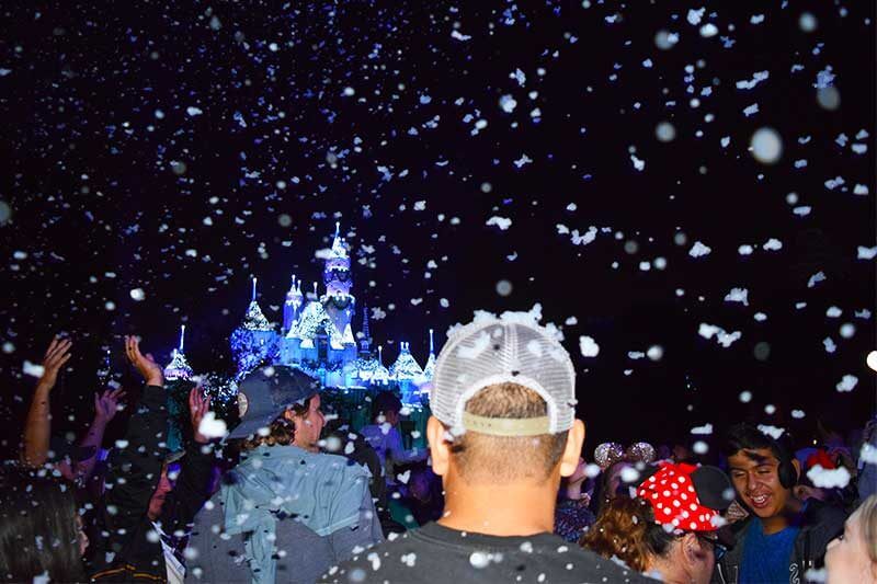 Our Guide to Planning for Christmas at Disneyland