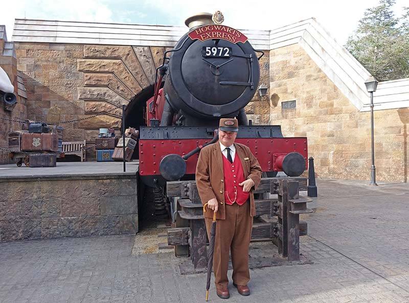 Entertainment in The Wizarding World of Harry Potter at Universal Orlando