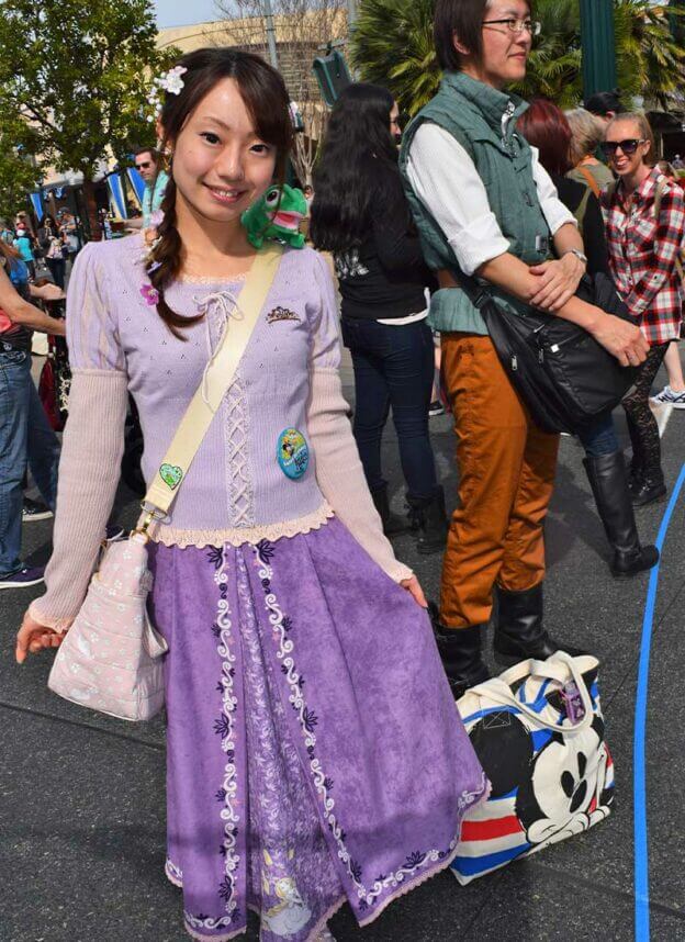 Solo Traveler’s Guide to Disneyland — Tips for Going to Disneyland Alone