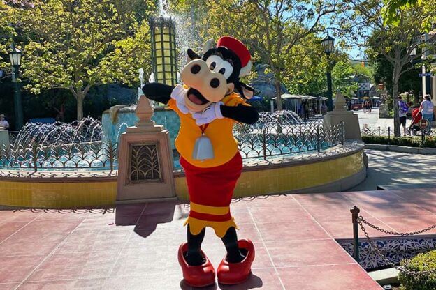Tips on Meeting Your Favorite Disneyland Characters