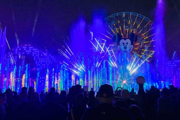 Best Ways and Places to View World of Color at Disneyland