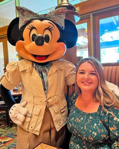 Mickey's Tales of Adventure at Storytellers Café, Disneyland