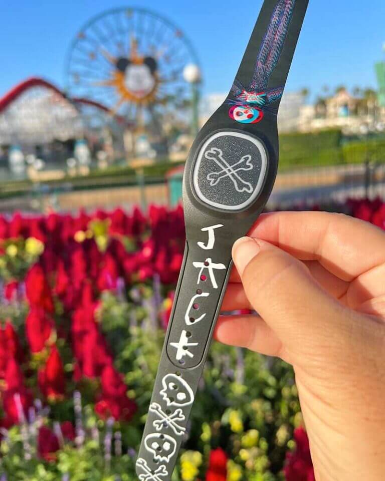 MagicBands at Disneyland — Everything You Need to Know!