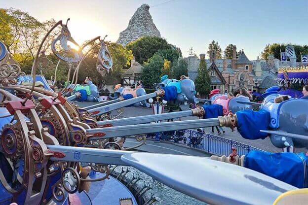 Our Top Tips and Strategies for Early Entry at Disneyland Resort