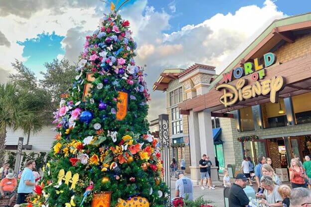 The Ultimate Guide to Navigating the Holidays at Disney World