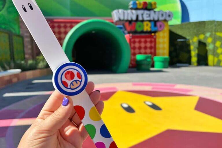How to Use a Super Nintendo World Power-Up Band in Hollywood