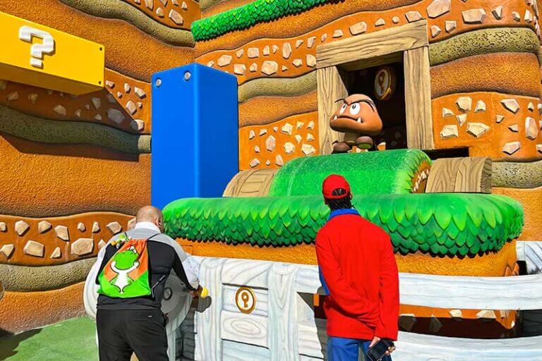 How to Use a Super Nintendo World Power-Up Band in Hollywood