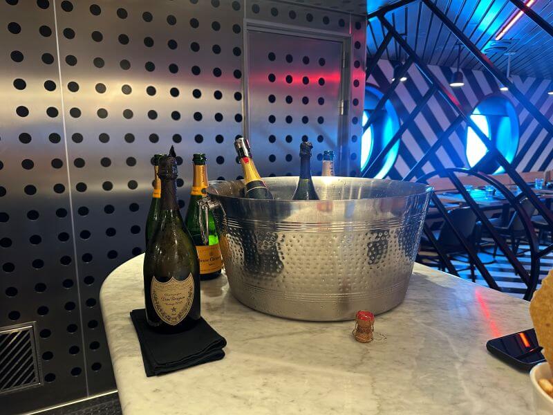 Our Guide to the Virgin Voyages Bar Tab: How it Works & What's Included