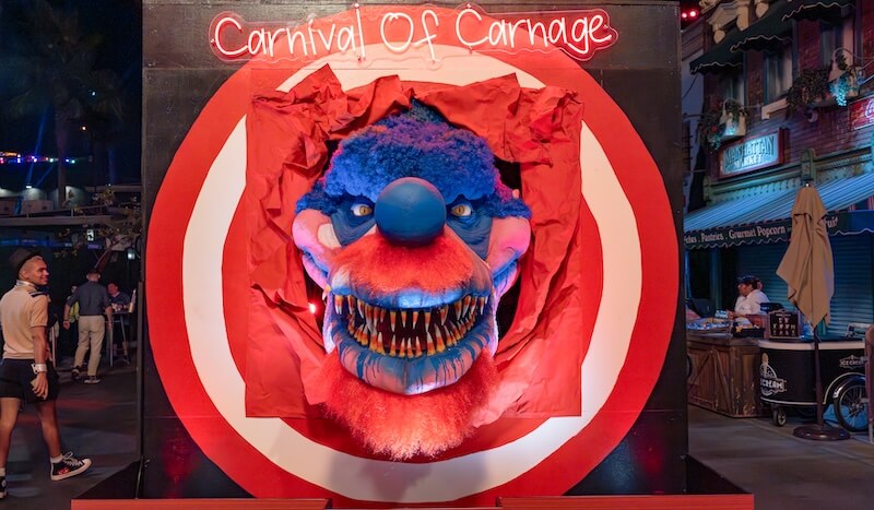 Universal Studios Halloween Horror Nights: Orlando vs. Hollywood