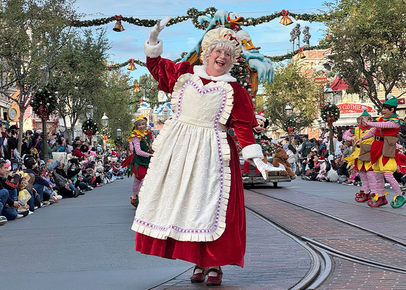 Where to Meet Santa at Disneyland Resort in 2025