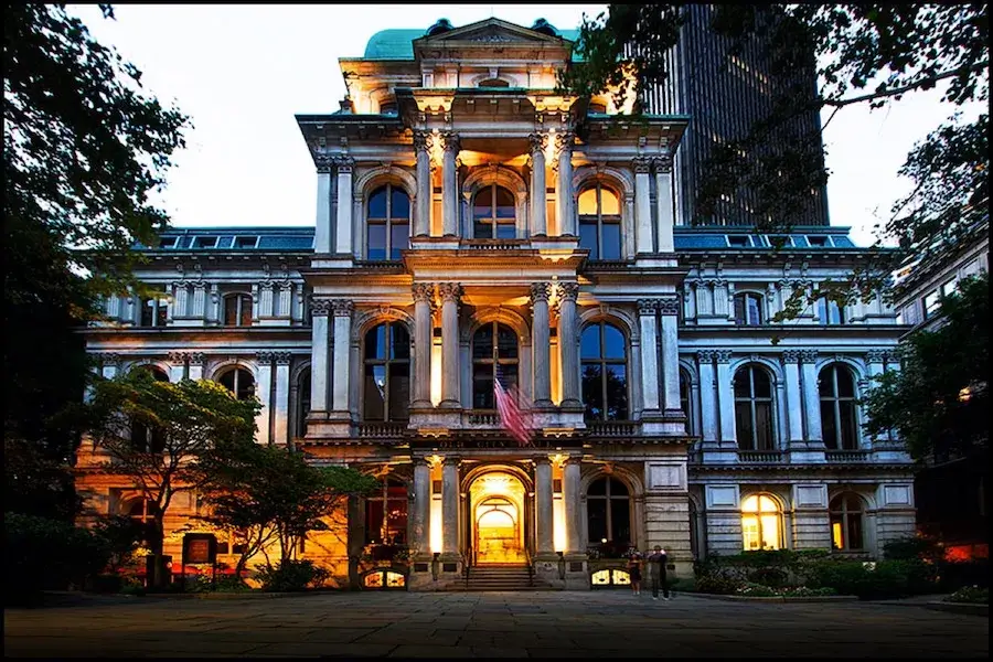 Boston Ghosts tickets discount | Boston | Undercover Tourist