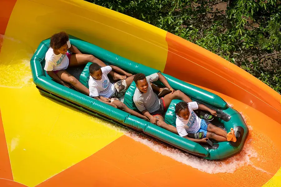 Water Country USA discount tickets, crowds, videos, hours | Undercover ...