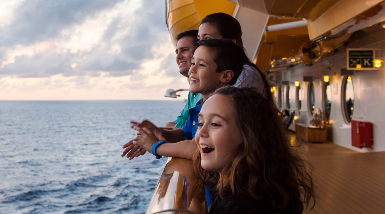 Disney Dream Cruise Ship - Deals for Disney Dream Cruises to the Bahamas, Caribbean Western ...