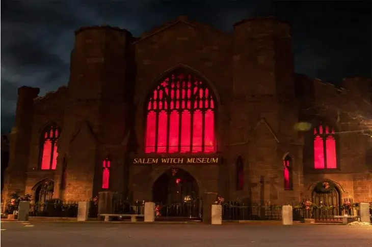 Salem Ghosts: Salem Ghosts Tour | Undercover Tourist